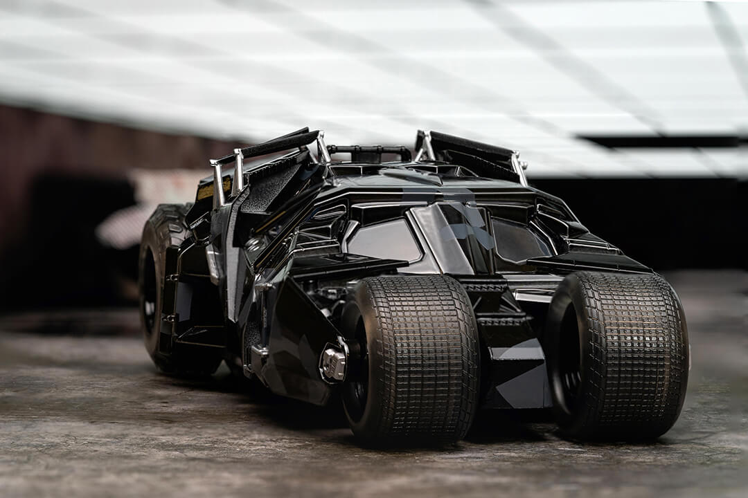 The Dark Knight Trilogy Tumbler Batmobile & Batman, 1:24 Scale Vehicle ...